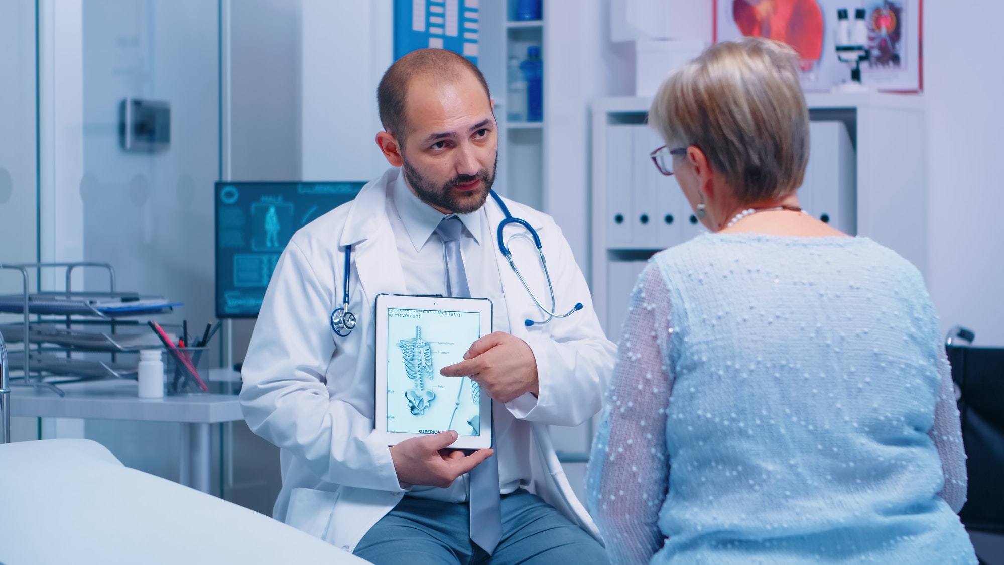 ΠΩΣ ΕΠΗΡΕΑΖΕΙ Η ΓΗΡΑΝΣΗ ΤΑ ΟΣΤΑ ΣΑΣ; | Dr. Σφήκας Γεώργιος
